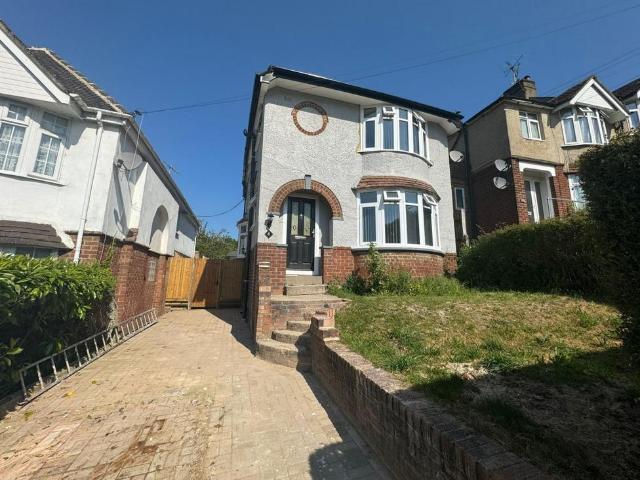 6 bedroom detached house to rent