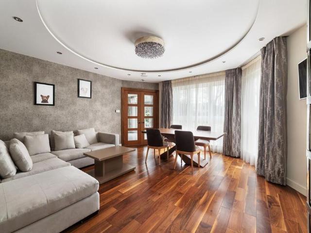 6 bedroom detached house to rent