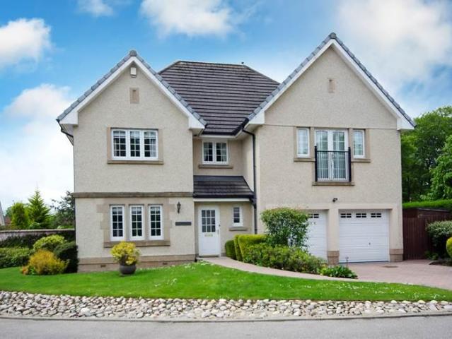 6 bedroom detached house to rent