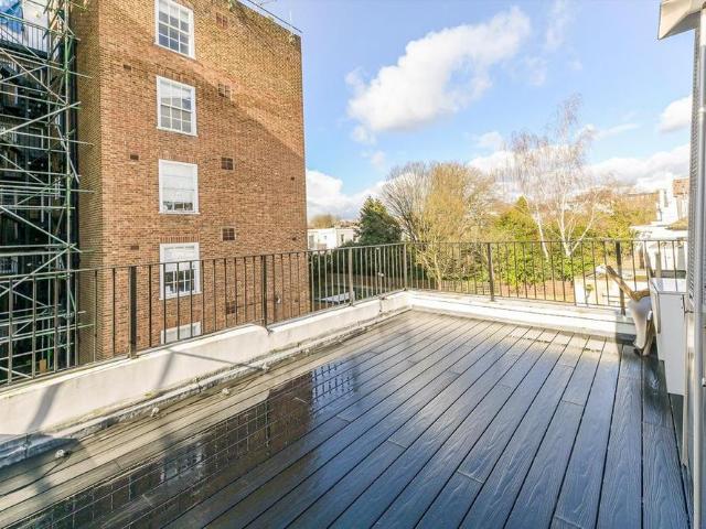 6 bedroom detached house to rent