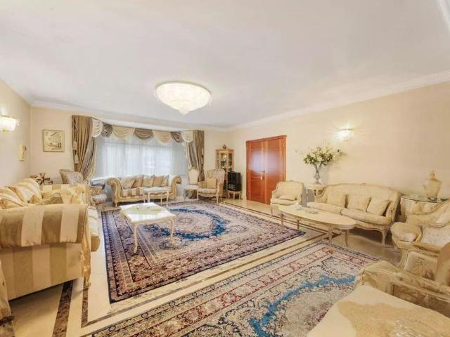 6 bedroom detached house to rent