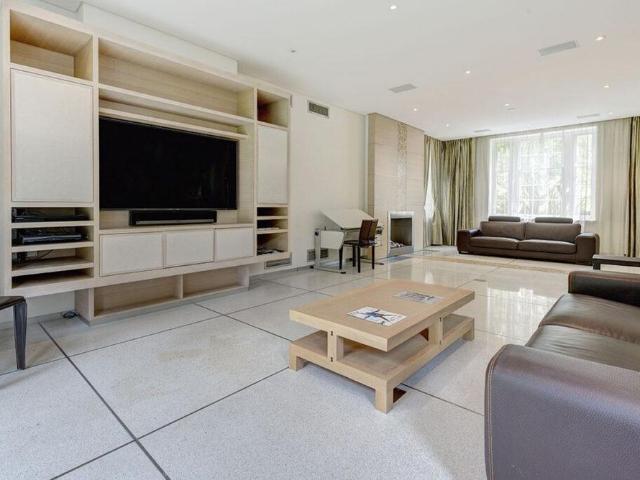 6 bedroom detached house to rent