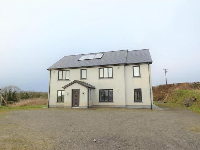 6 bedroom detached house to rent