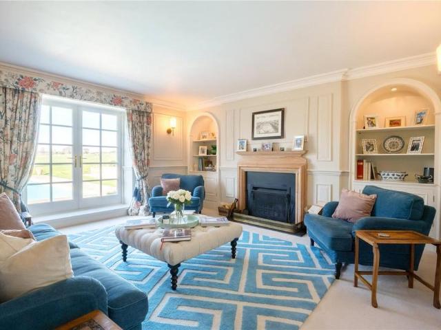 6 bedroom detached house to rent
