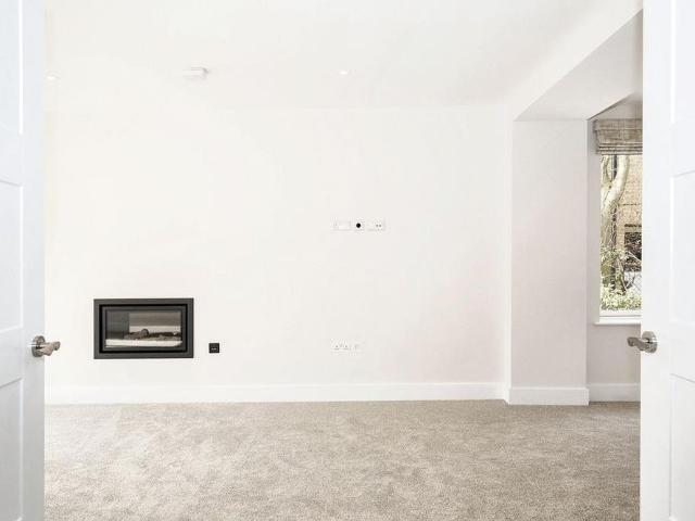 6 bedroom detached house to rent