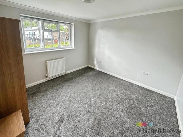 6 bedroom detached house to rent