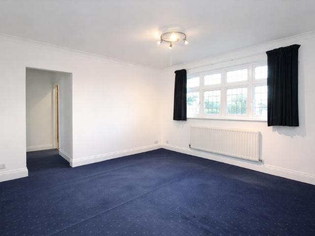 6 bedroom detached house to rent