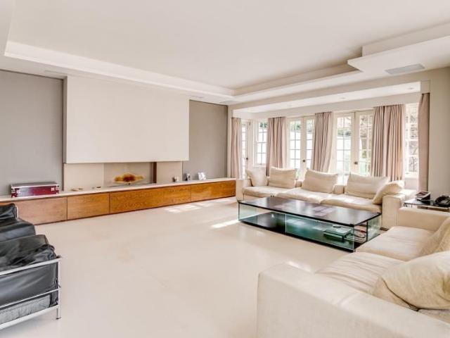 6 bedroom detached house to rent