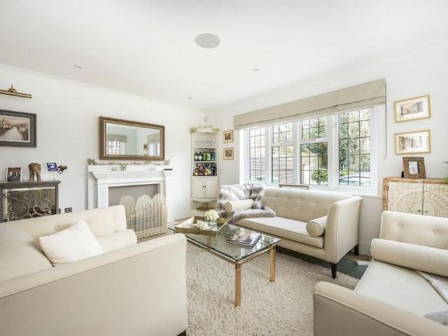 6 bedroom detached house to rent