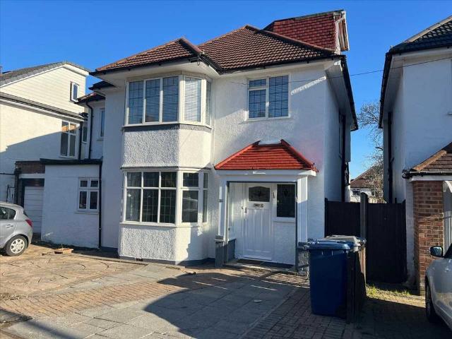 6 bedroom detached house to rent
