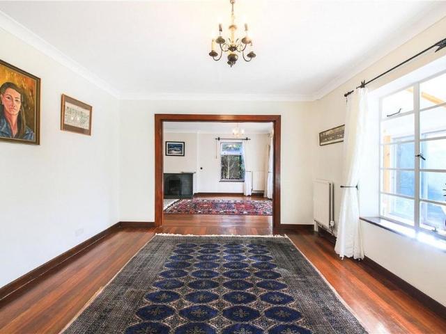 6 bedroom detached house to rent