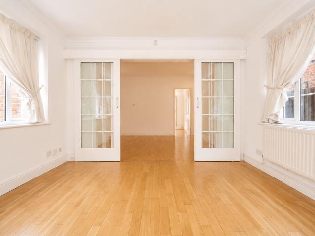 6 bedroom detached house to rent
