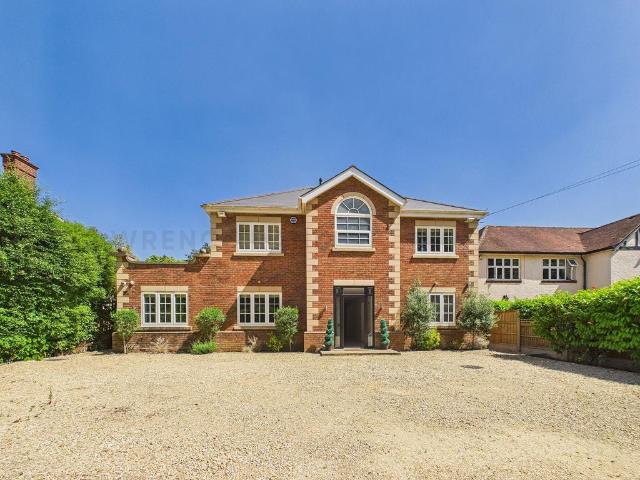 6 bedroom detached house to rent