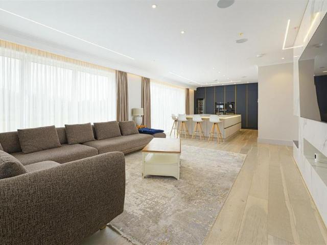 6 bedroom detached house to rent