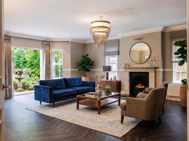 6 bedroom detached house to rent