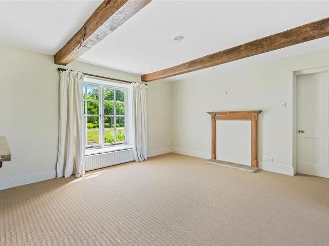 6 bedroom detached house to rent