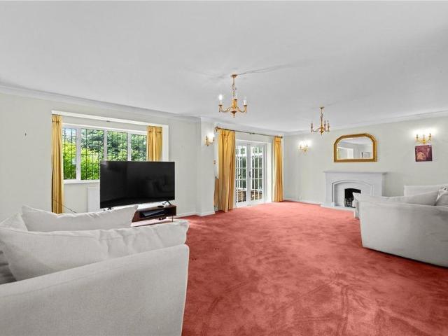 6 bedroom detached house to rent