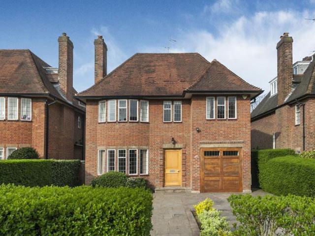 6 bedroom detached house to rent