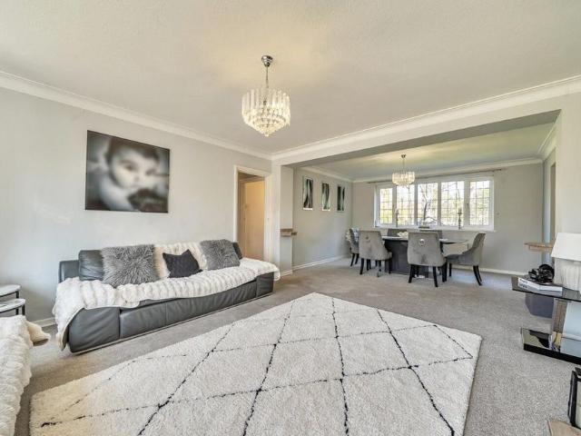 6 bedroom detached house to rent