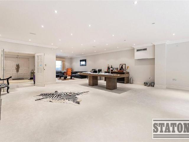 6 bedroom detached house to rent