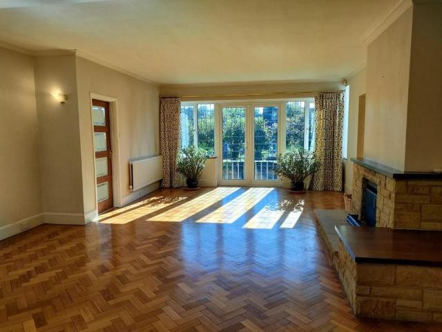 6 bedroom detached house to rent