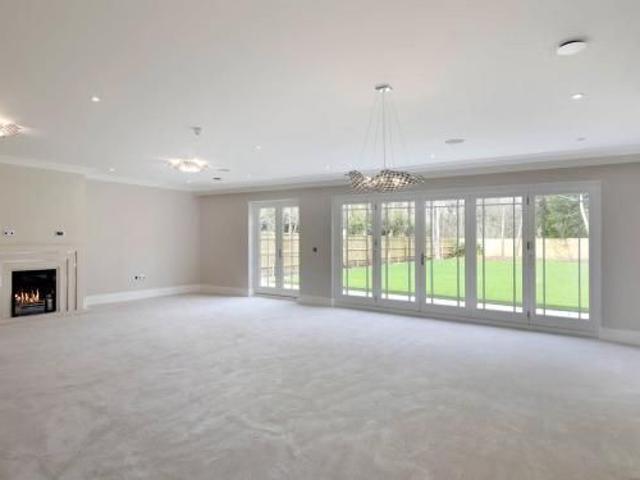 6 bedroom detached house to rent