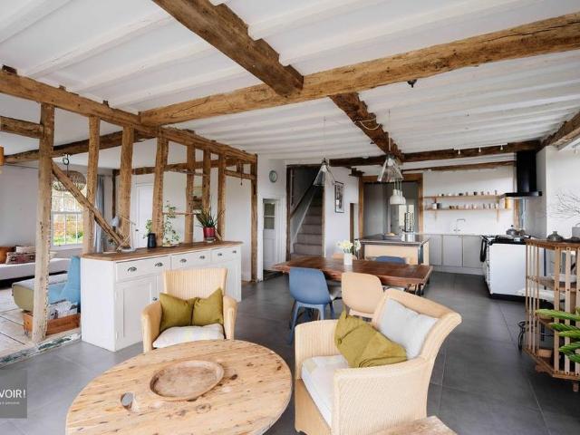 6 bedroom detached house to rent