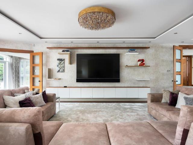 6 bedroom detached house to rent