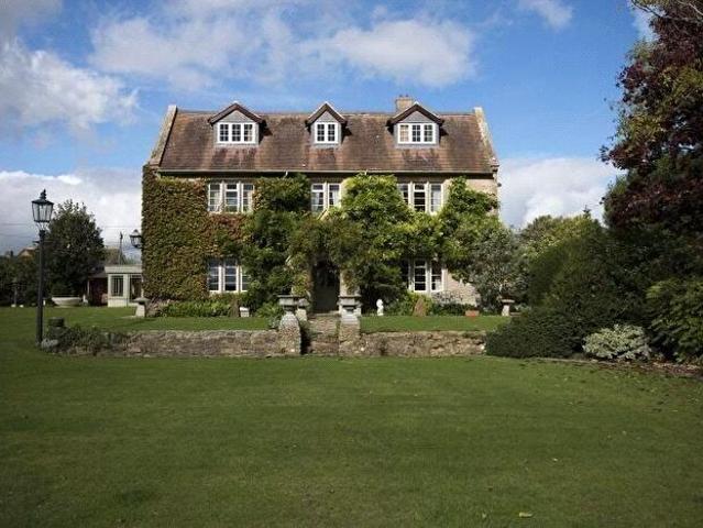 6 Bedroom Detached House To Rent In Arrochar, Merton, OX25