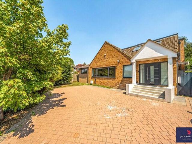 6 Bedroom Detached House To Rent In Bradwell Road, Loughton, Milton Keynes, Buckinghamshire, MK5