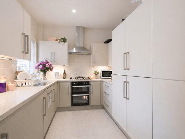 6 Bedroom Detached House To Rent In Church Avenue, Lenton, Nottingham, NG7