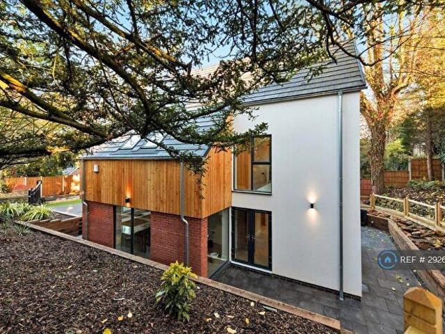 6 Bedroom Detached House To Rent In Elm Bank, Nottingham, NG3