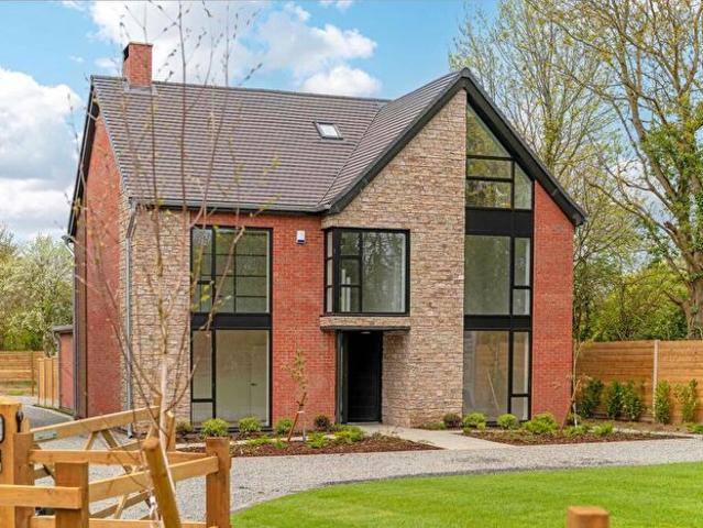 6 Bedroom Detached House To Rent In Southam Road, Dunchurch, CV22