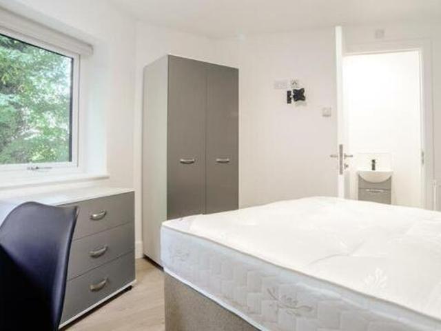 6 Bedroom Duplex For Rent In Beeston