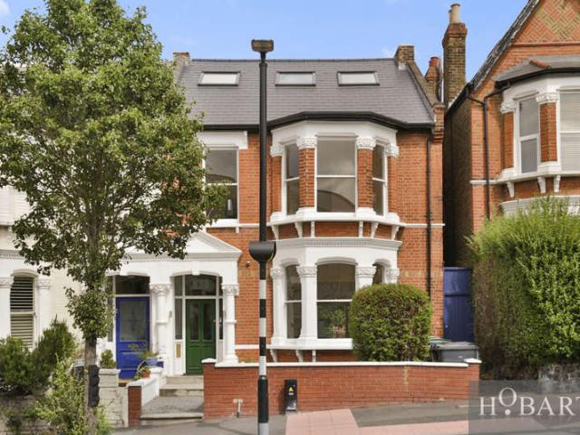 6 Bedroom End Of Terrace House