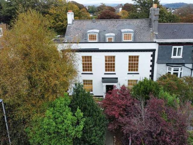 6 Bedroom End Of Terrace House