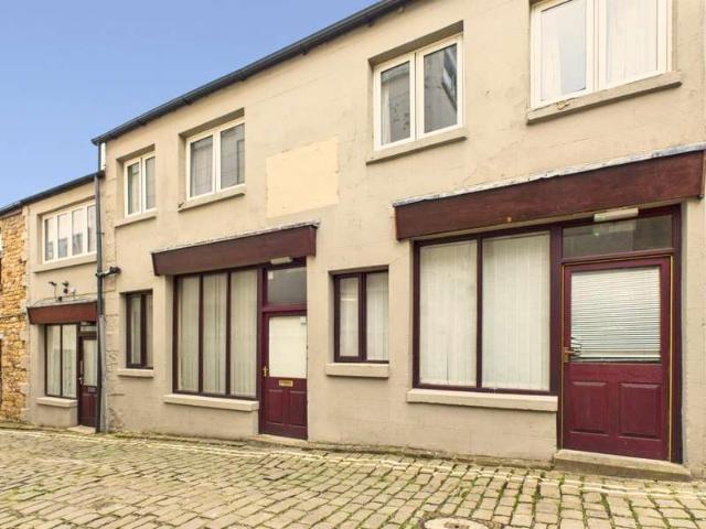 6 Bedroom End Of Terrace House