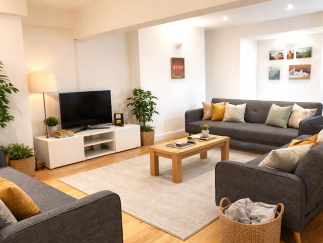 6 bedroom end of terrace house for rent in Alton Road, Plymouth, PL4