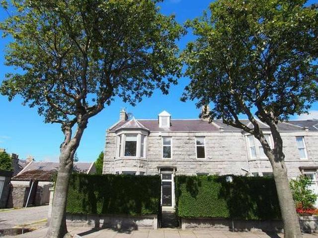 6 bedroom end of terrace house for rent in Desswood Place Aberdeen AB25