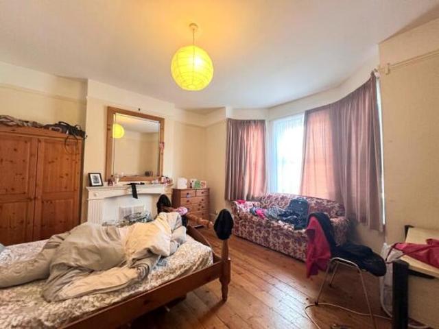 6 bedroom end of terrace house for rent in Earls Road, Southampton, Hampshire, SO14