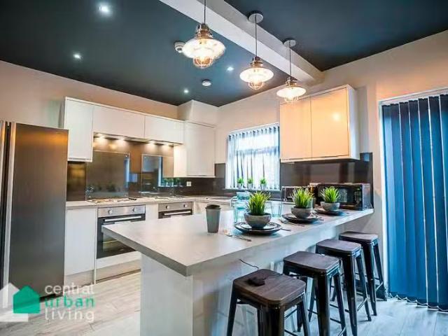 6 bedroom end of terrace house for rent in House Share Cathe.
