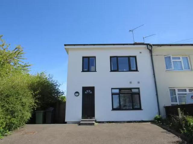 6 bedroom end of terrace house for rent in Orpen Gardens, Bris.