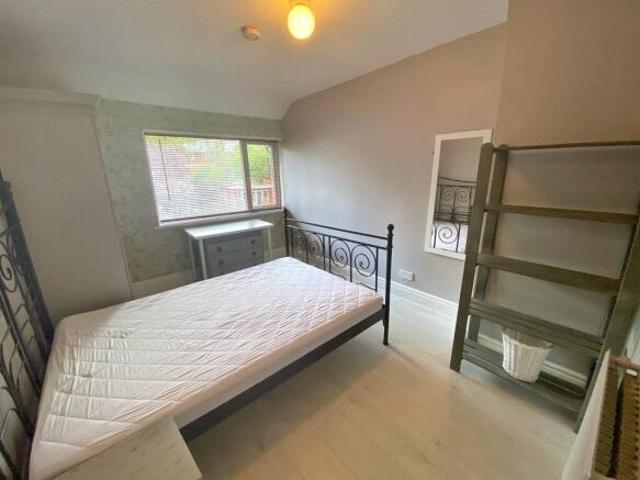 6 bedroom end of terrace house for rent in Poole Crescent, Birmingham, West Midlands, B17