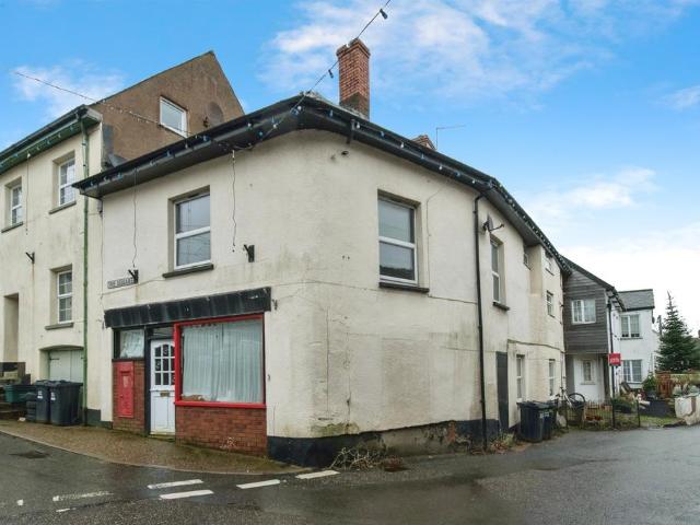 6 bedroom end of terrace house for sale
