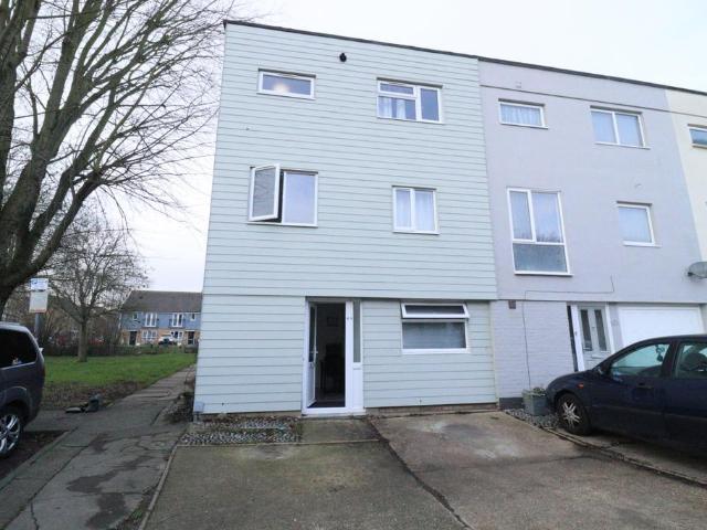 6 bedroom end of terrace house for sale