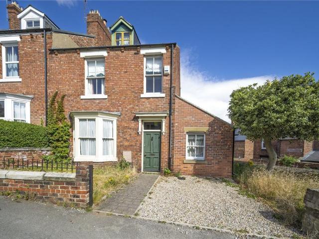6 bedroom end of terrace house for sale