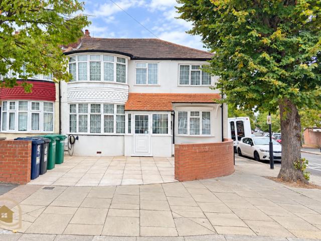 6 bedroom end of terrace house for sale