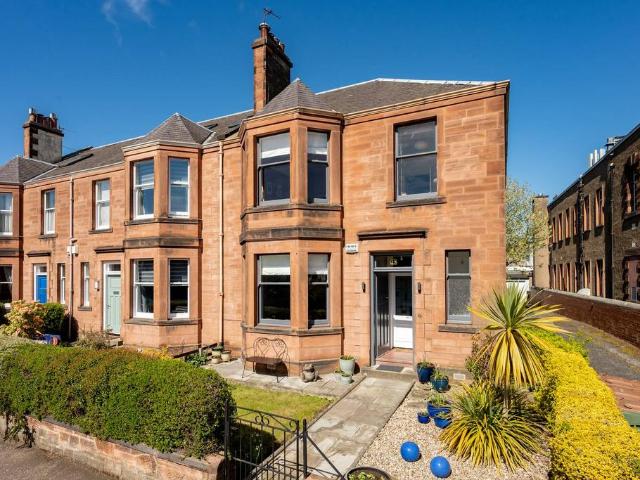 5 bedroom end of terrace house for sale
