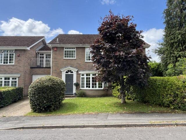 6 bedroom end of terrace house for sale