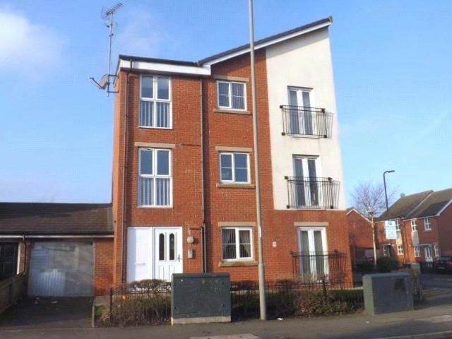 6 bedroom end of terrace house for sale